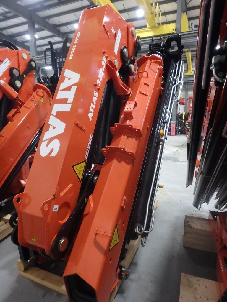 33.2-Ton Crane Atlas 3E-A7 - Irving Equipment